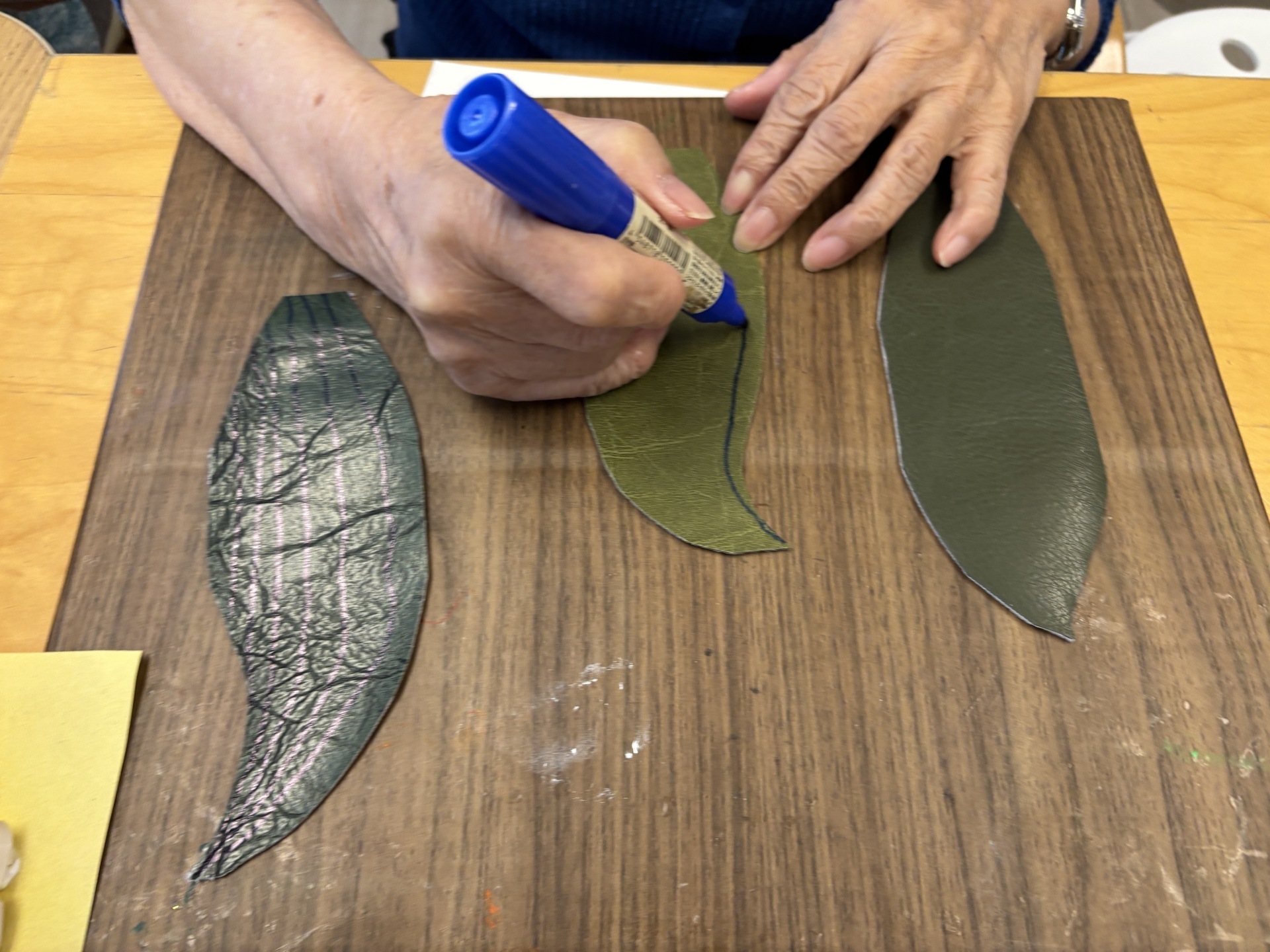 黄色のビニールテープでトウモロコシ デイサービの創作レクリエーション: 手作り TOY BOX